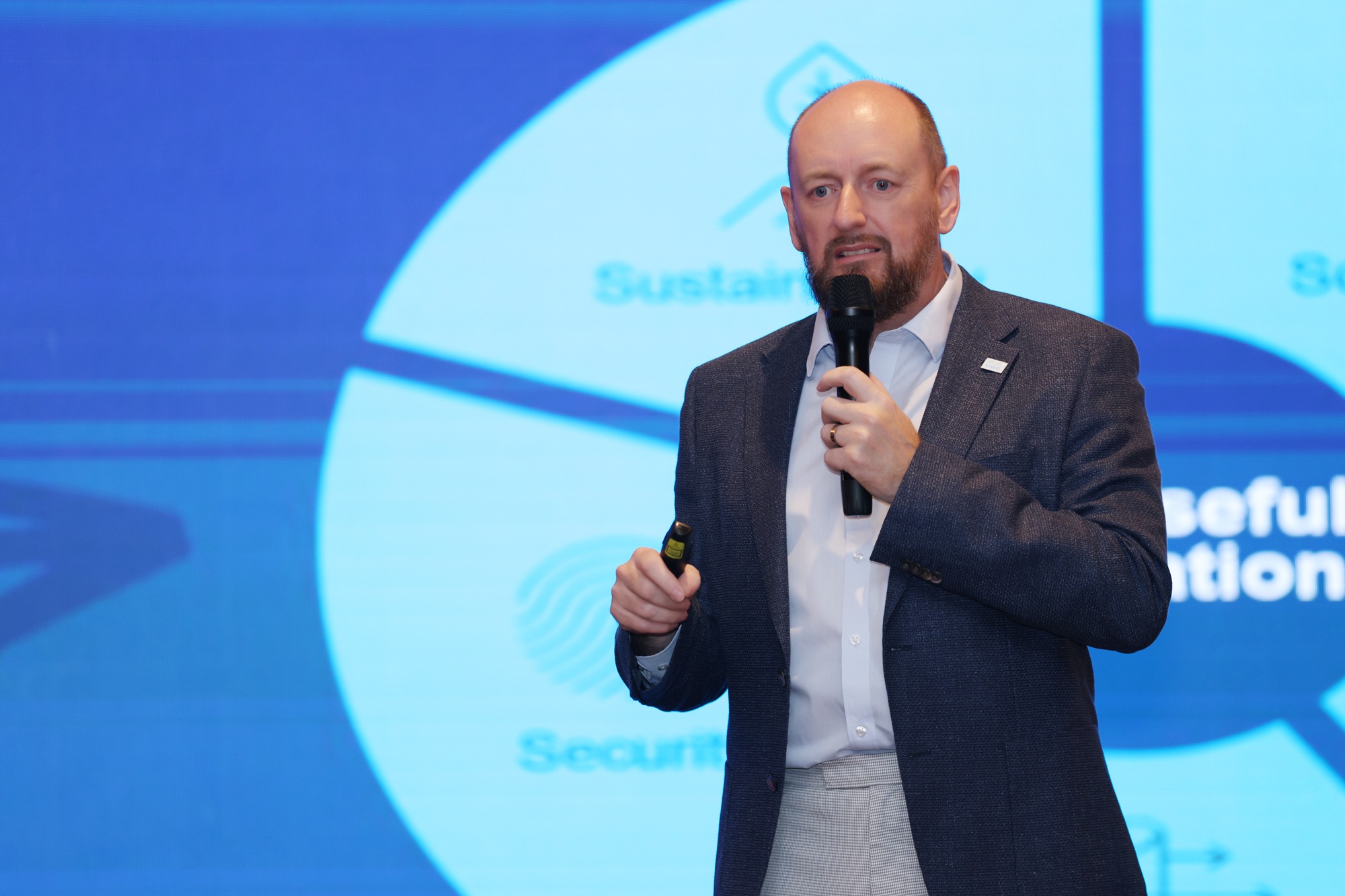 Cisco appoints Gordon Thomson as New SVP for EMEA Sales and EMEA ...